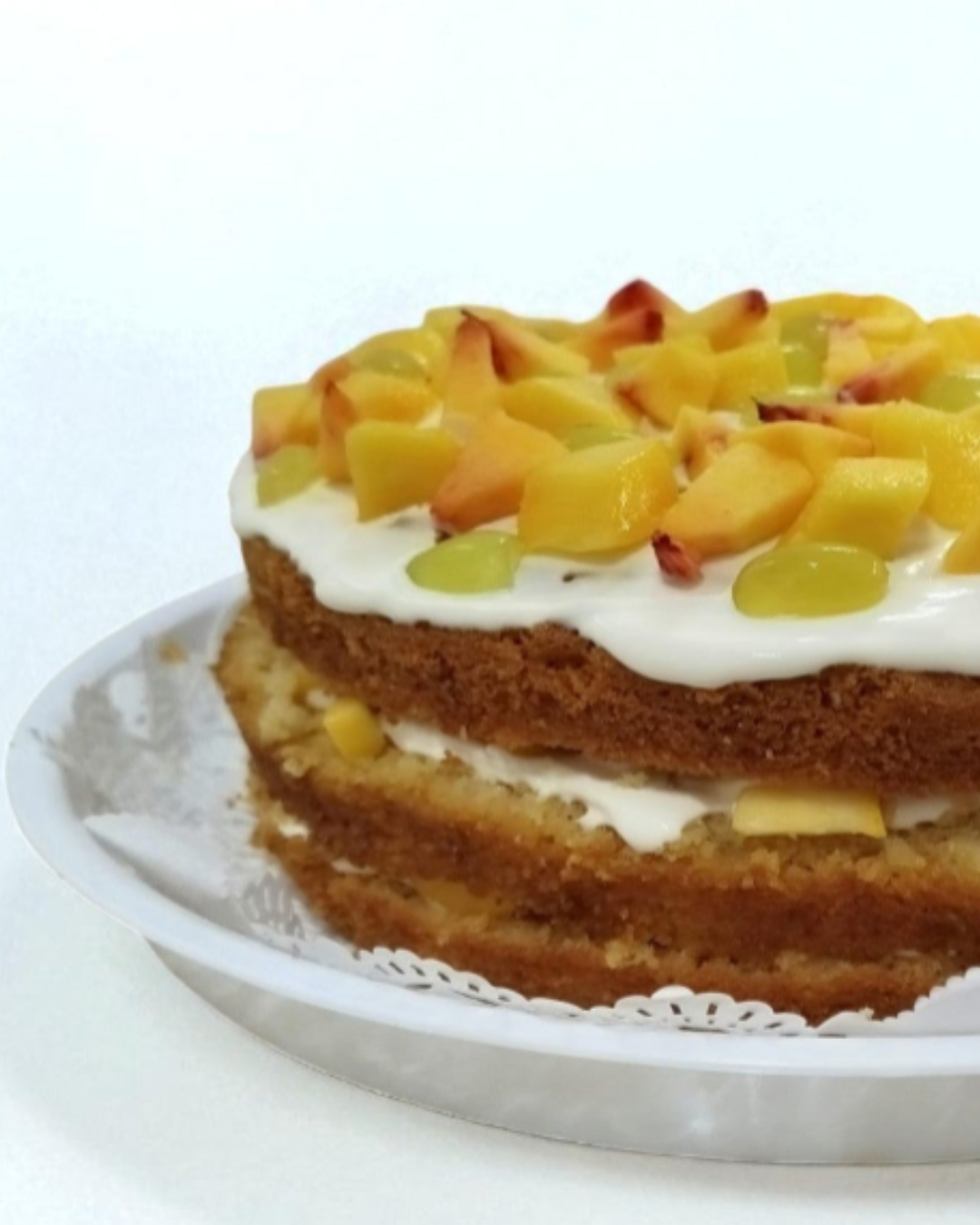 Mixfruit - Victoria Sponge Cake – Auntie Munaver's Dessert & Savory